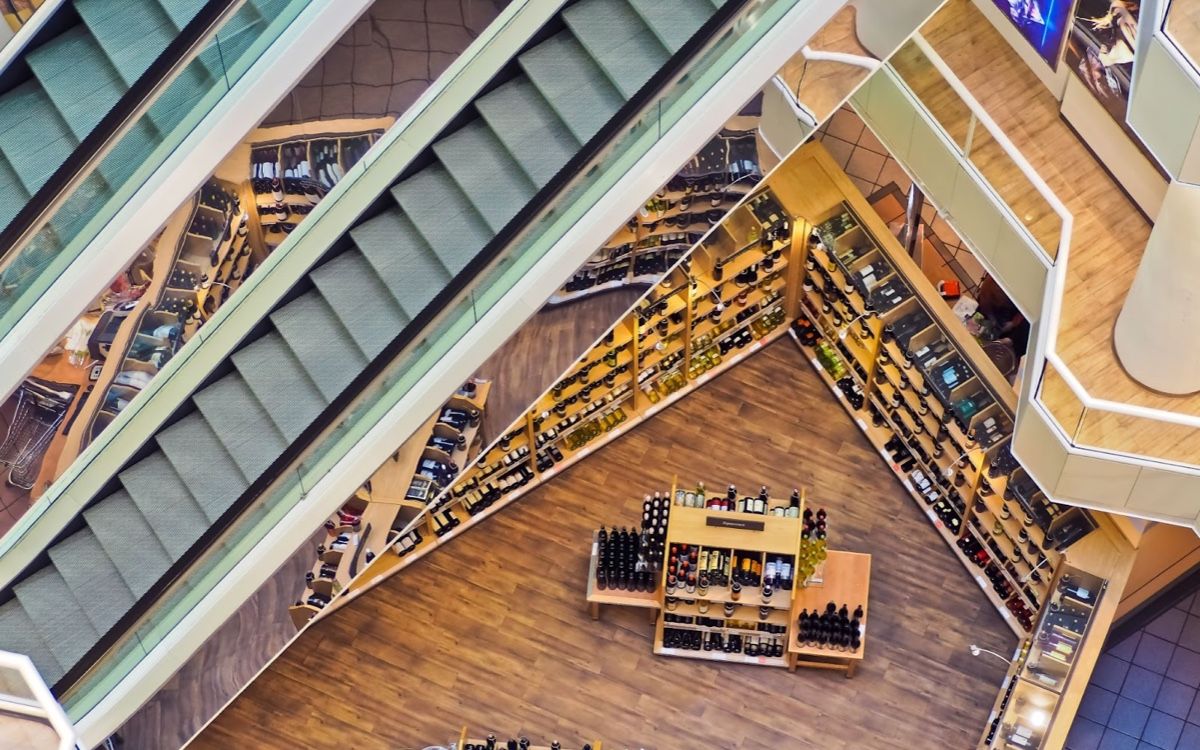 Digital Signage: Impacting Store Layout & Customer Flow